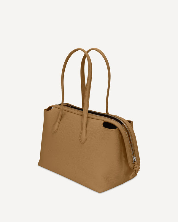 SPRING SUMMER 2023 – VASIC ヴァジック日本公式サイト